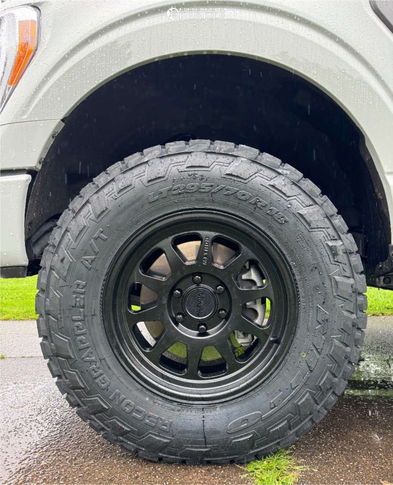 2023 Ford F-150 with 18x9 18 Method Mr316 and 295/70R18 Nitto Recon ...