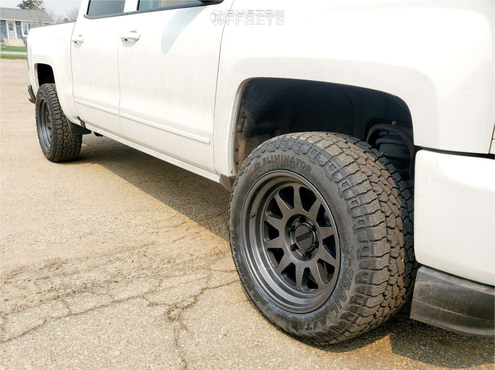 2016 Chevrolet Silverado 1500 with 20x10 -18 Method Mr316 and 275/55R20 ...
