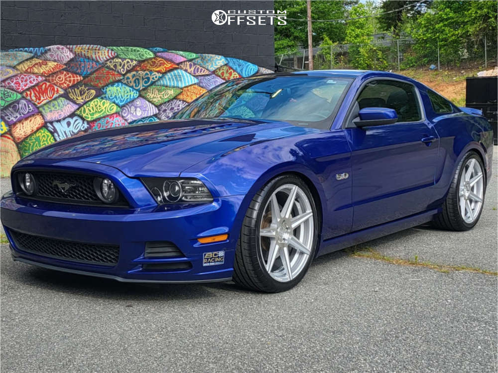 2013 Ford Mustang with 20x9 25 Ferrada F8-fr7 and 265/35R20 Atturo ...