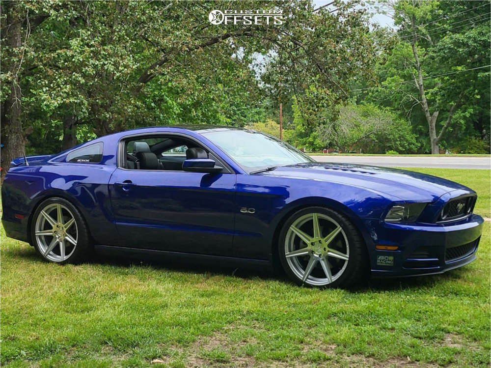 2013 Ford Mustang with 20x9 25 Ferrada F8-fr7 and 265/35R20 Atturo ...