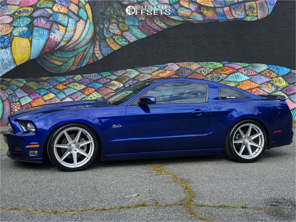 2013 Ford Mustang with 20x9 25 Ferrada F8-fr7 and 265/35R20 Atturo ...