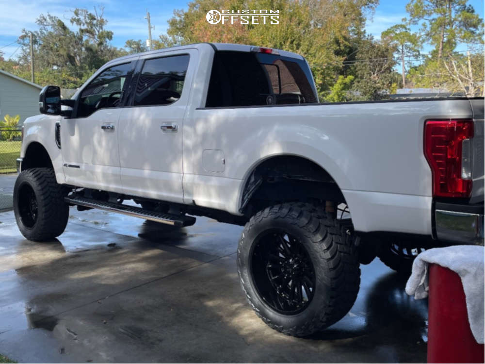 2017 Ford F-250 Super Duty with 22x12 -44 V-Rock Anvil and 37/13.5R22 ...