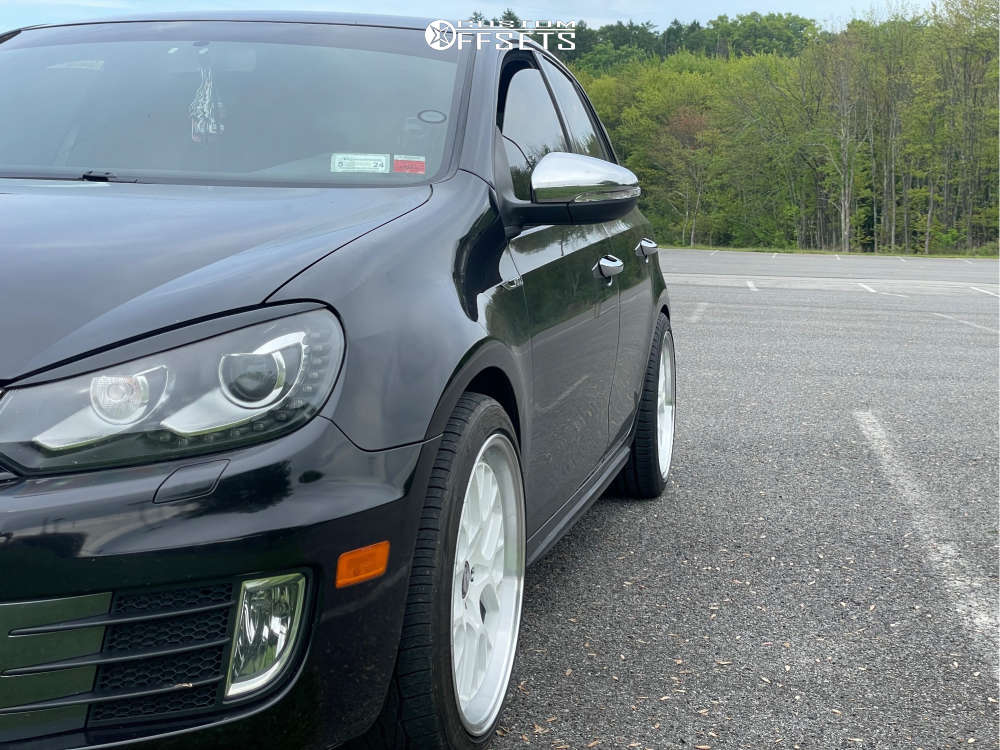 2013 Volkswagen GTI with 18x8.5 30 ESR Cs11 and 225/40R18 Toyo Tires ...