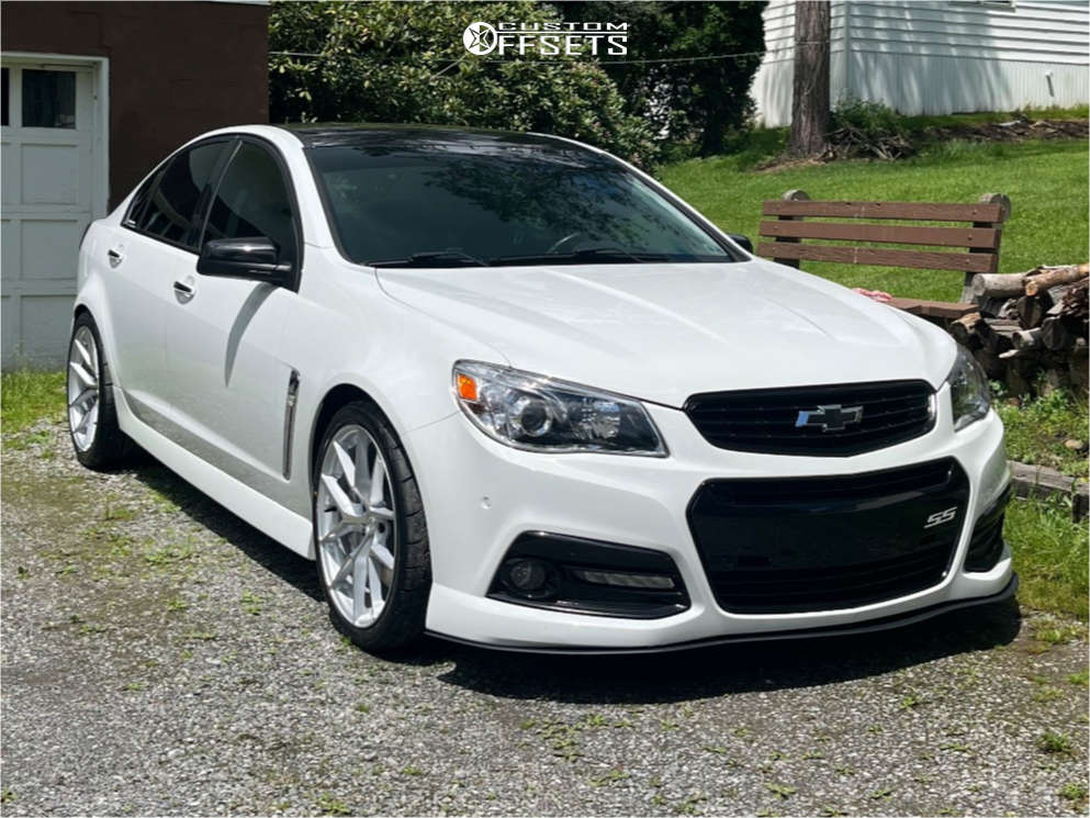 2015 Chevrolet SS with 19x8.5 35 Aodhan Aff7 and 255/35R19 Firestone ...