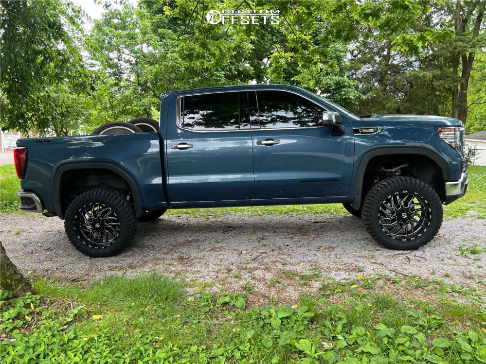 2024 GMC Sierra 1500 with 22x12 -44 TIS 544bm and 35/12.5R22 Radar ...