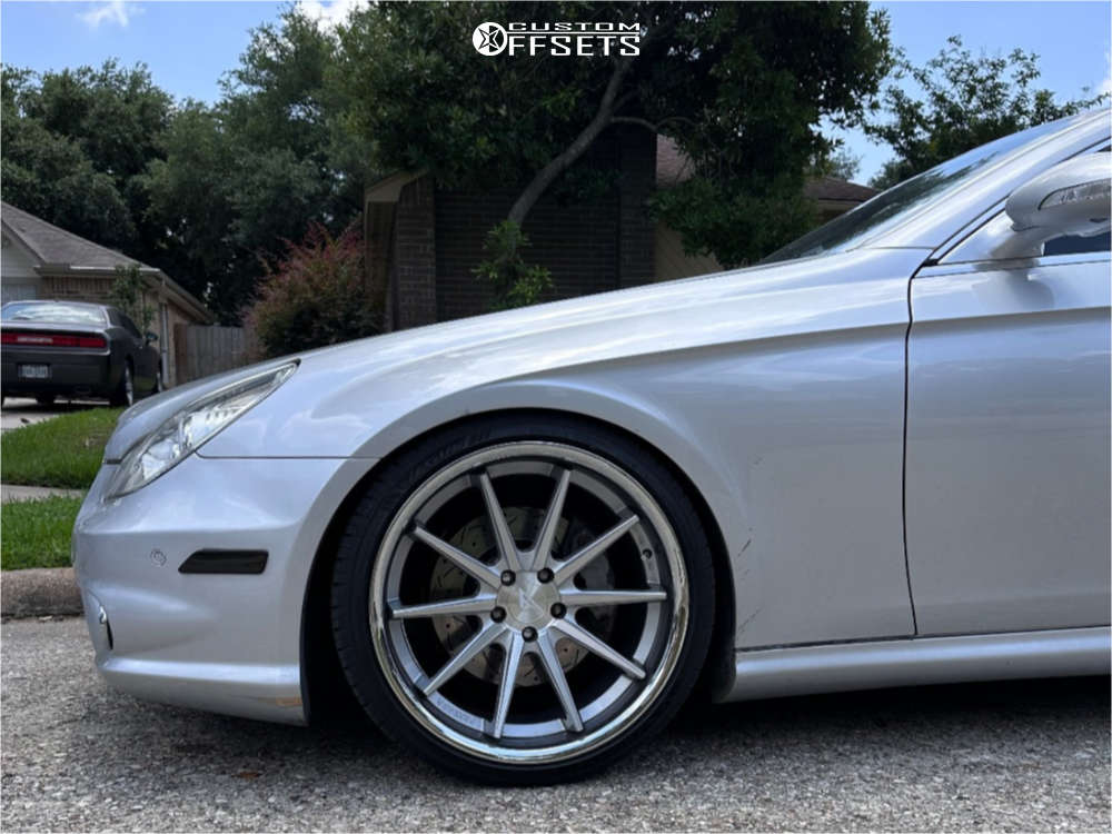 2008 Mercedes-Benz CLS550 with 20x9 35 Ferrada Fr4 and 265/30R20 Lexani ...