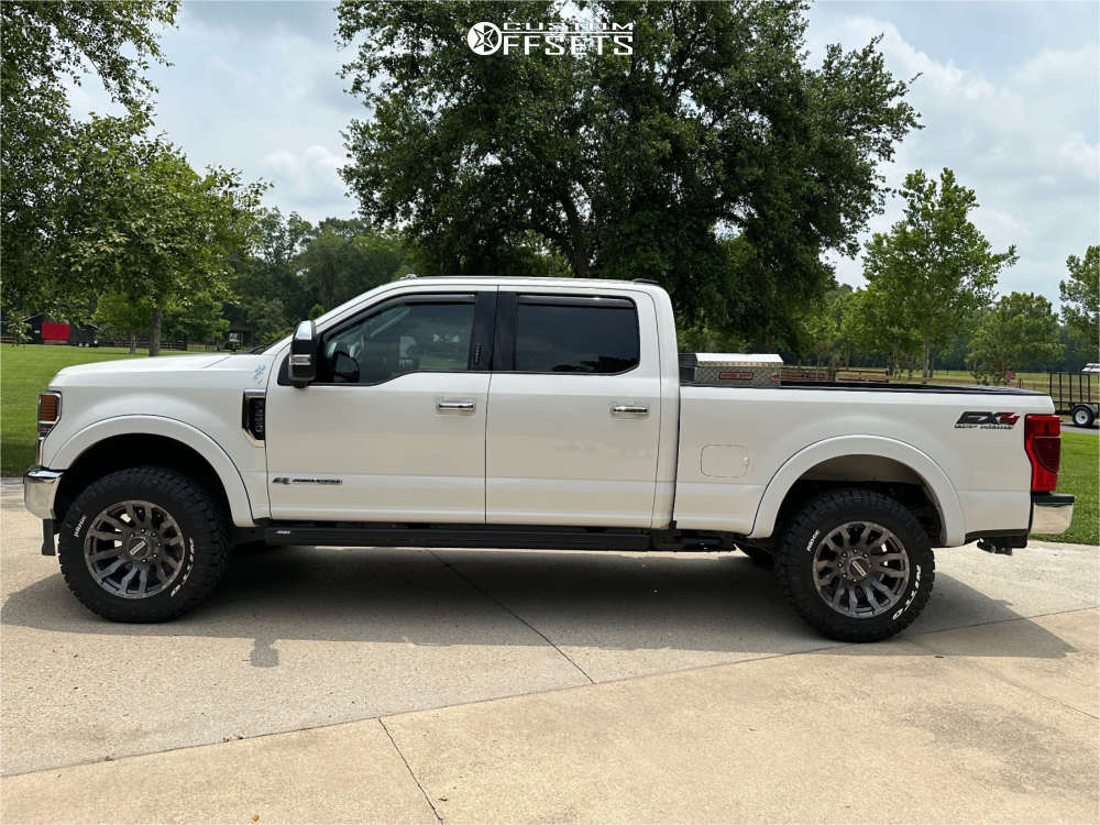 2022 Ford F-250 Super Duty with 20x10 -18 Fuel Blitz and 35/11.5R20 ...