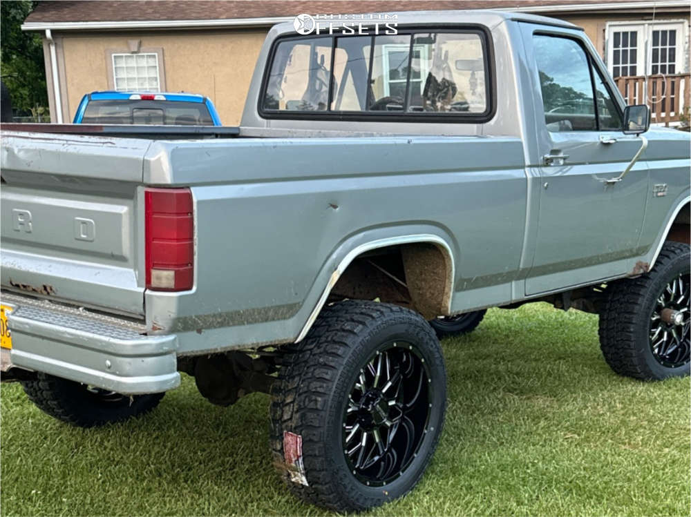 1986 Ford F-150 with 22x10 -18 Massiv Offroad Or1 and 35/12.5R22 ...