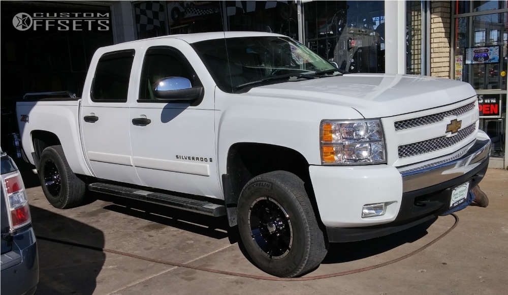 2008 Chevrolet Silverado 1500 with 17x9 -12 Helo He791 and 285/70R17 ...