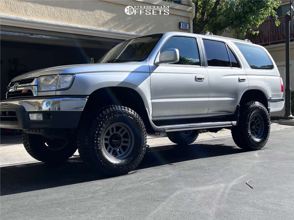 2002 Toyota 4Runner with 15x7.5 -12 Vision Manx 2 and 32/11.5R15 Falken ...