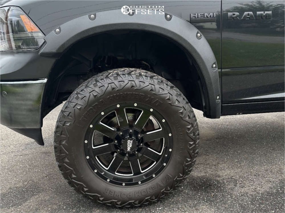 2016 Ram 1500 with 20x10 -24 Moto Metal Mo962 and 37/13.5R20 Venom ...