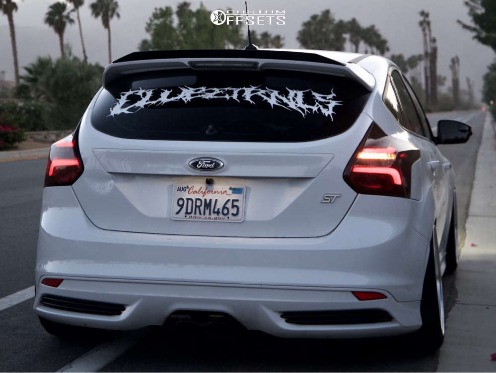 2014 Ford Focus with 18x9.5 35 ESR Cs15 and 235/40R18 Vercelli Strada ...