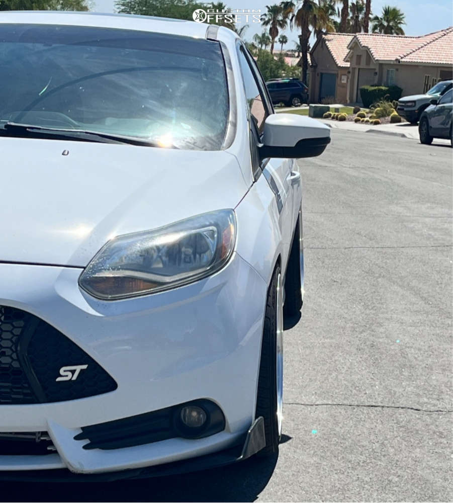 2014 Ford Focus with 18x9.5 35 ESR Cs15 and 235/40R18 Vercelli Strada ...