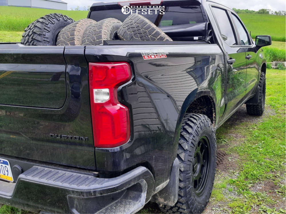 2021 Chevrolet Silverado 1500 with 18x9 0 Method Mr705 and 295/70R18 ...