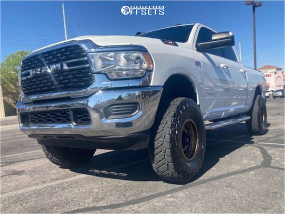 2022 Ram 2500 with 17x8.5 0 Method Double Standard and 37/12.5R17 Toyo ...