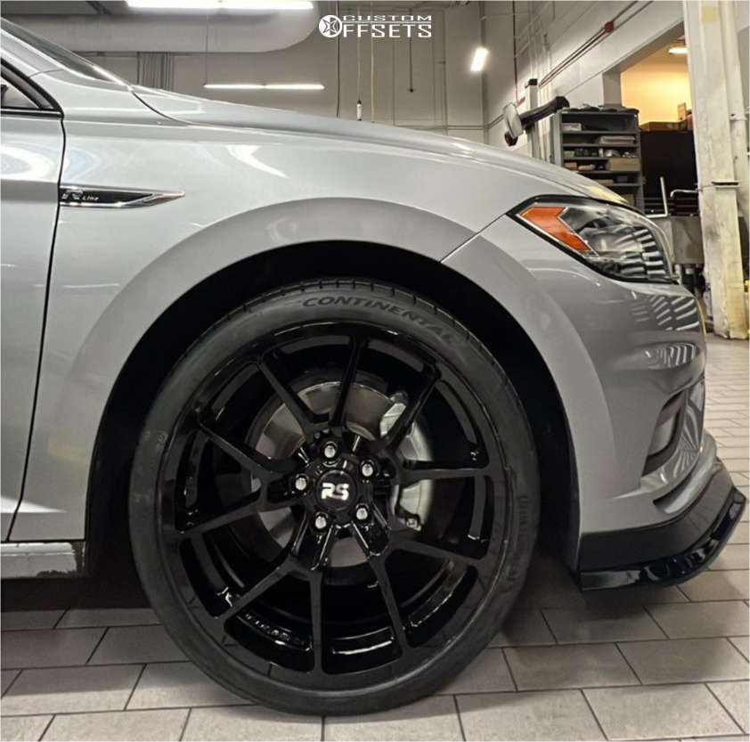 2021 Volkswagen Jetta with 19x8 45 Neuspeed Rse10 and 235/35R19 ...
