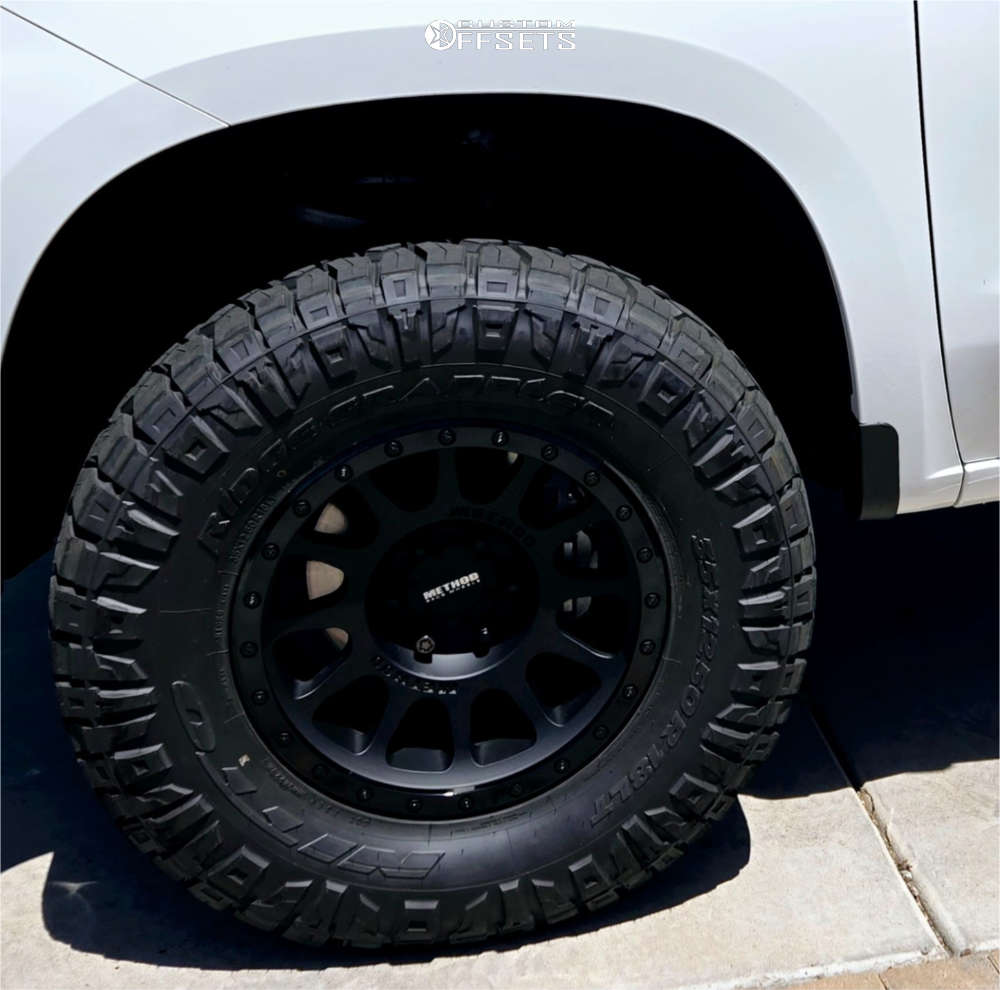 2022 Chevrolet Silverado 1500 with 18x8.5 -18 Method Mr305 and 35/12 ...