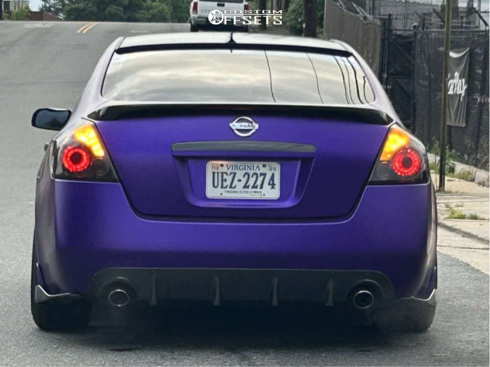 2007 Nissan Altima with 19x9.5 35 Niche Misano and 225/40R19 Lexani Lx ...