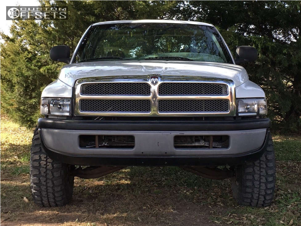 2001 Dodge Ram 1500 with 15x10 -47 Pro Comp Series 69 and 33/12.5R15 ...