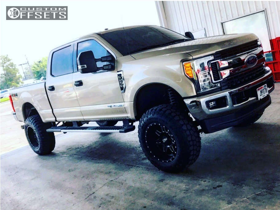 2017 Ford F-250 Super Duty with 20x12 -44 Moto Metal Mo975 and 37/12 ...