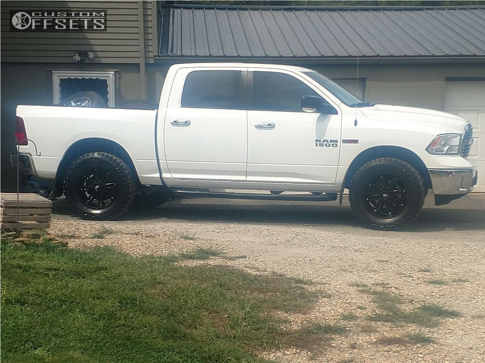 2016 Ram 1500 with 20x9 -12 Red Dirt Road Thunder and 35/12.5R20 ...