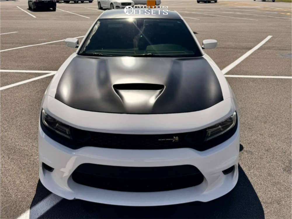 2021 Dodge Charger with 20x9 15 Ferrada Cm2 and 265/30R20 Lionhart Lh ...