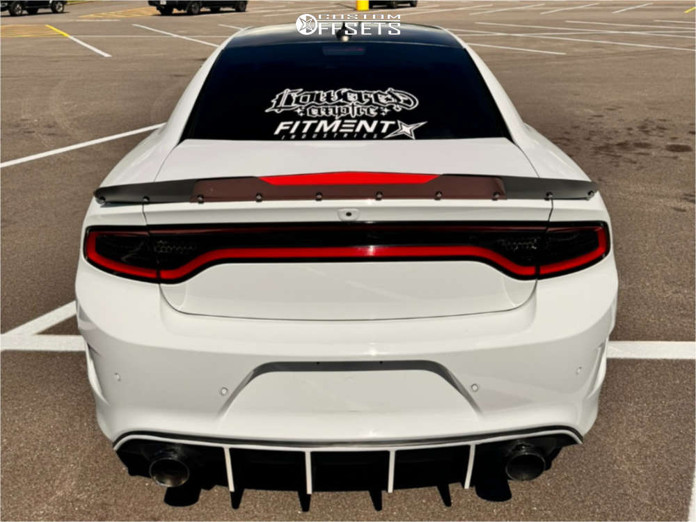 2021 Dodge Charger with 20x9 15 Ferrada Cm2 and 265/30R20 Lionhart Lh ...