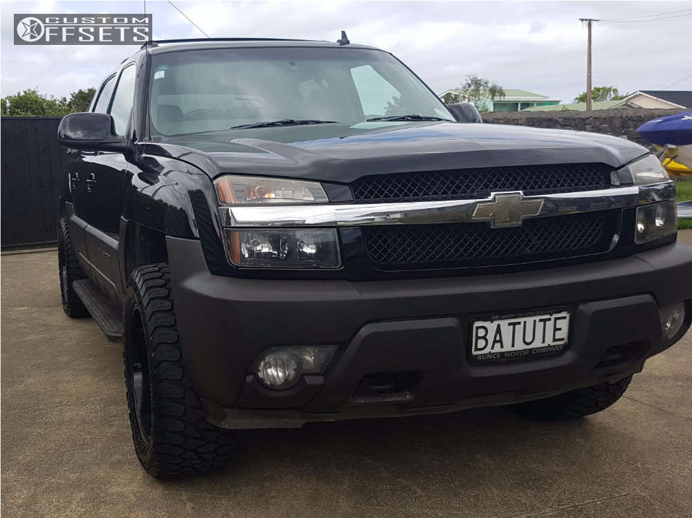 2006 Chevrolet Avalanche with 20x10 -18 Fuel Sledge and 305/55R20 AMP ...