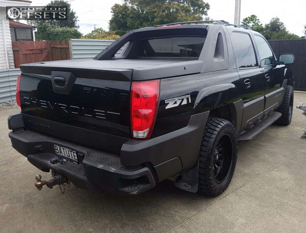 2006 Chevrolet Avalanche with 20x10 -18 Fuel Sledge and 305/55R20 AMP ...