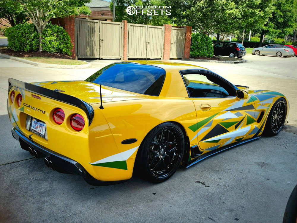 2003 Chevrolet Corvette with 19x8.5 30 ESR Cs15 and 235/35R19 ...