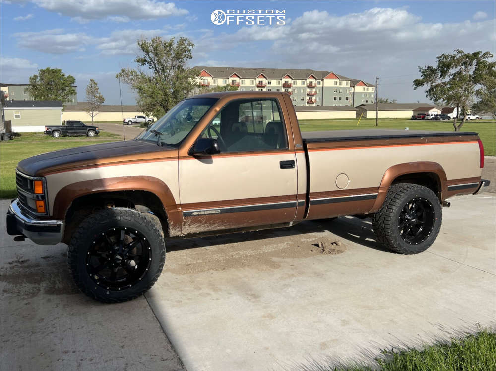 1989 Chevrolet K2500 with 20x10 -18 Moto Metal MO970 and 33/12.5R20 RBP ...