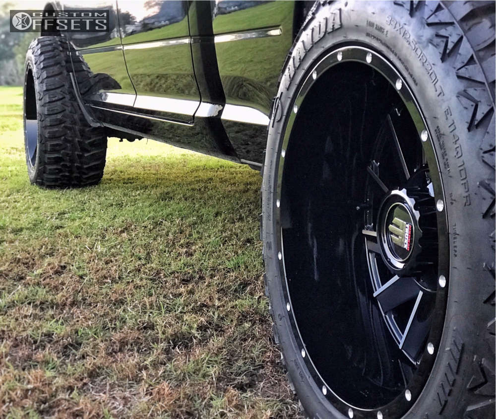 2014 Ram 1500 with 20x12 -44 American Truxx Striker and 33/12.5R20 Haida Mud Champ and Leveling ...