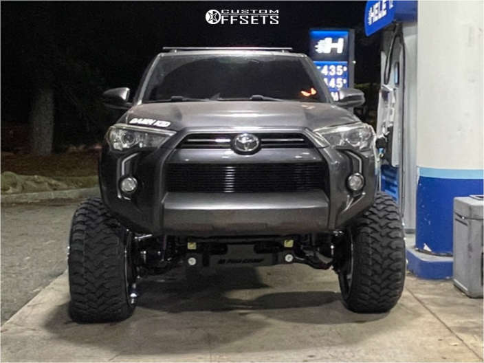 2022 Toyota 4Runner with 26x14 -81 ARKON OFF-ROAD Caesar and 35/13.5R26 ...