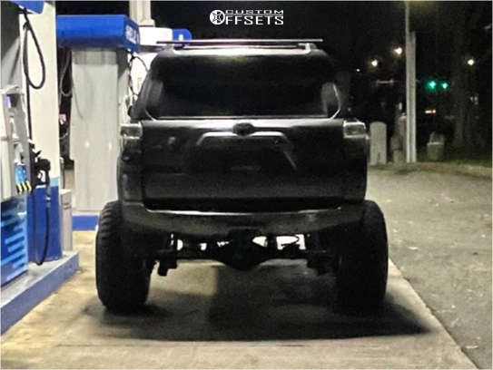 2022 Toyota 4Runner with 26x14 -81 ARKON OFF-ROAD Caesar and 35/13.5R26 ...