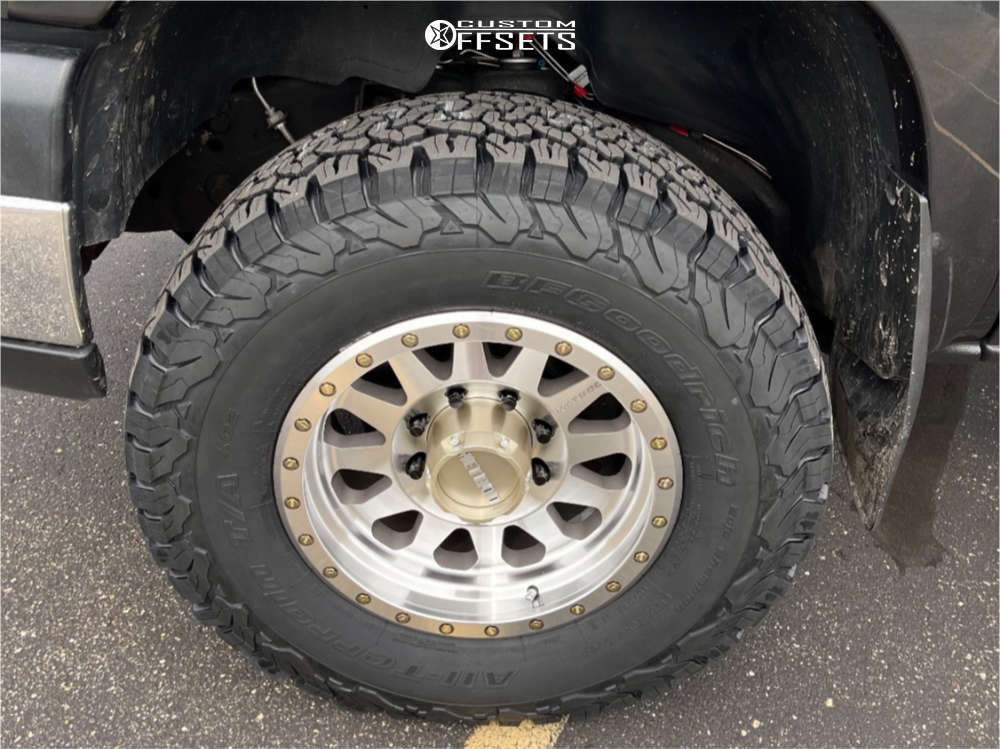 2004 Chevrolet Silverado 2500 HD with 17x8.5 0 Method Double Standard ...