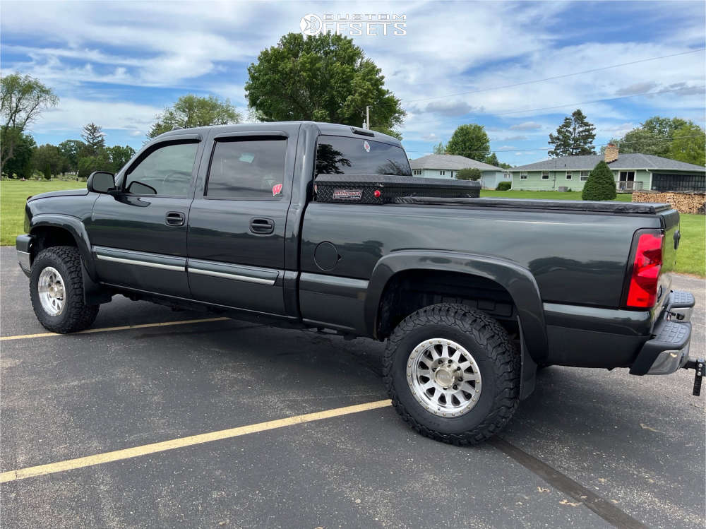 2004 Chevrolet Silverado 2500 HD with 17x8.5 0 Method Double Standard ...