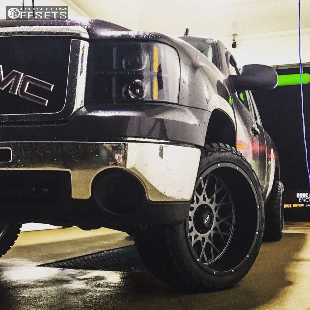 2010 GMC Sierra 1500 with 22x12 -51 Vision Rocker and 33/12.5R22 AMP ...