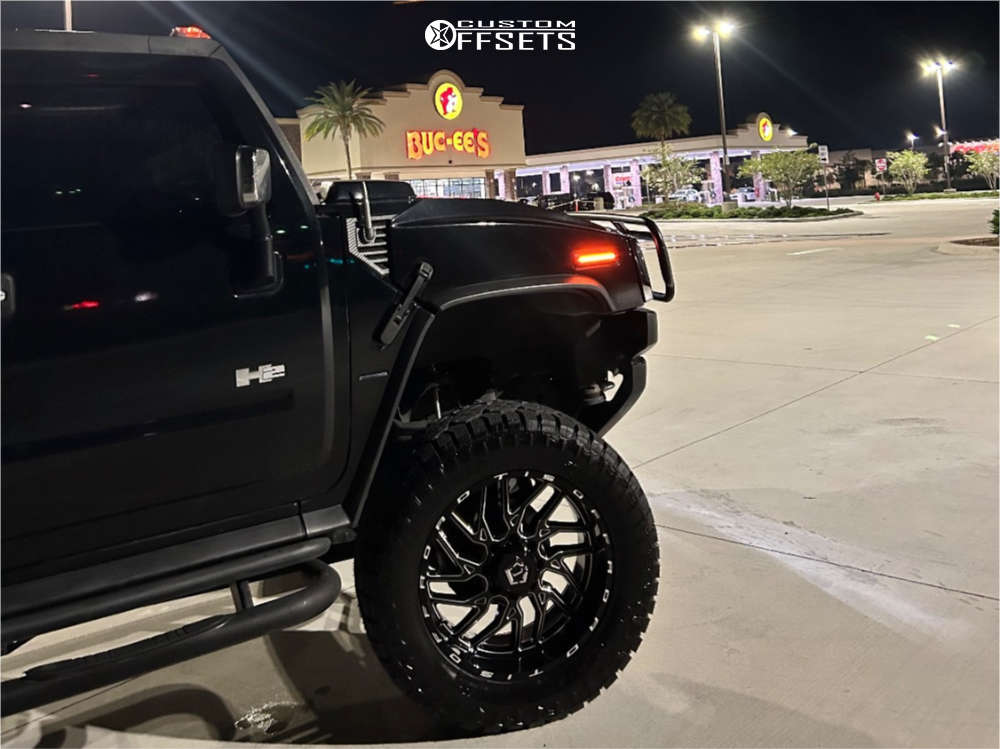 2004 Hummer H2 with 22x10 -19 TIS 544bm and 37/13.5R22 Miletrip Tp99 R ...
