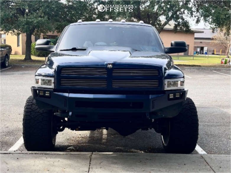 2001 Dodge Ram 2500 with 22x14 -76 KG1 Forged Veteran and 33/14.5R22 ...
