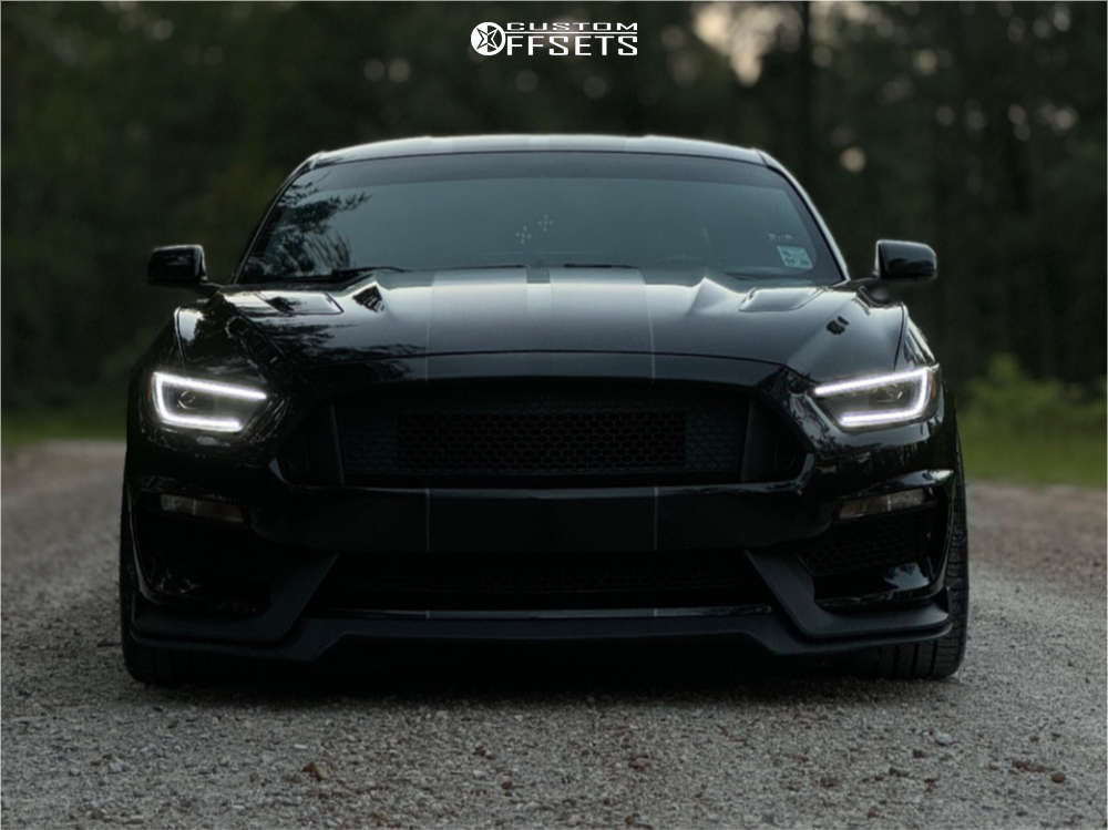 2016 Ford Mustang with 20x10 33 Velgen Vf5 and 275/35R20 Michelin Pilot ...