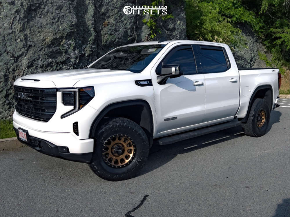 2023 GMC Sierra 1500 with 17x8.5 0 Method Mr305 and 305/70R17 Toyo ...