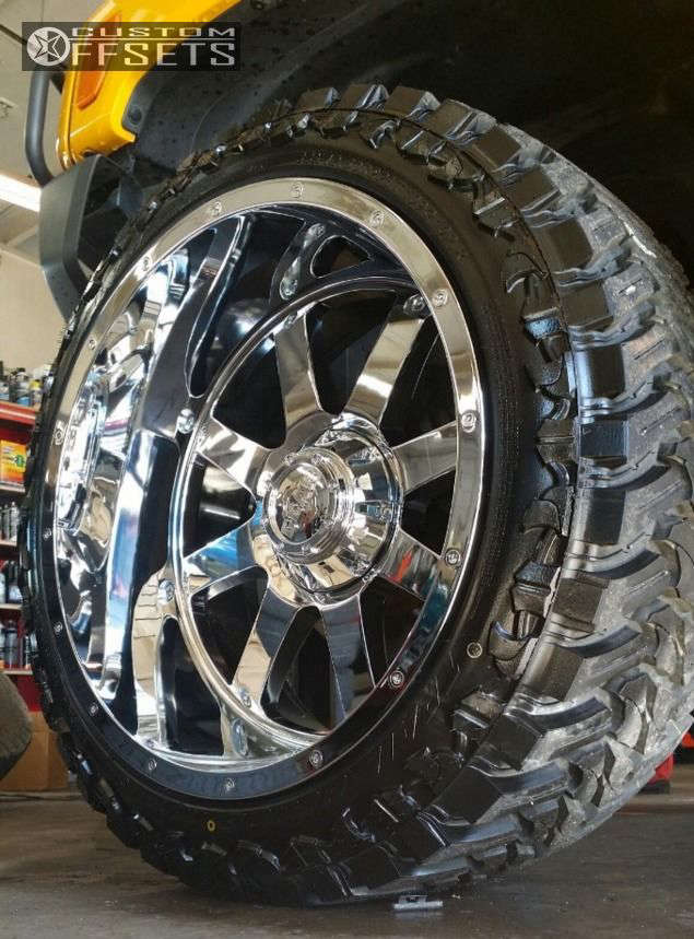 2008 Hummer H3 with 22x12 -44 Gear Off-Road 726c and 33/12.5R22 Atturo ...