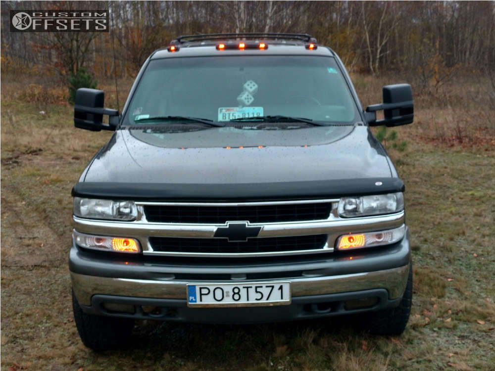 2002 Chevrolet Tahoe with 16x8 -25 Speedmax N/a and 265/75R16 ...