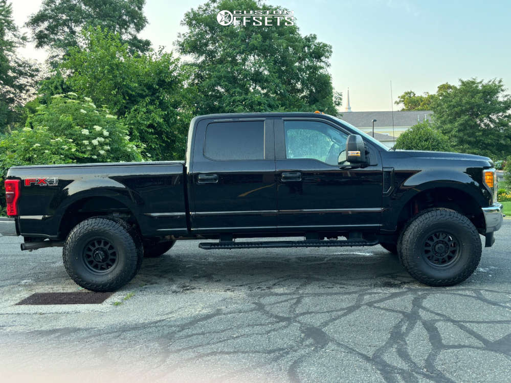 2017 Ford F-250 Super Duty with 17x9 18 Method Mr704 Hd and 37/12.5R17 ...