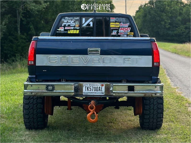 1989 Chevrolet K2500 with 22x12 -51 ARKON OFF-ROAD Caesar and 35/12 ...