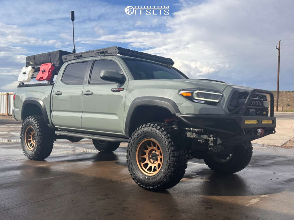2021 Toyota Tacoma with 17x9 -12 Method Mr703 and 35/12.5R17 Kenda ...