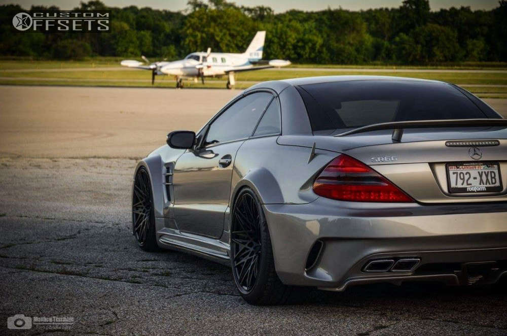 2005 Mercedes-Benz SL550 with 20x10 0 Rotiform QLB and 265/30R20 ...