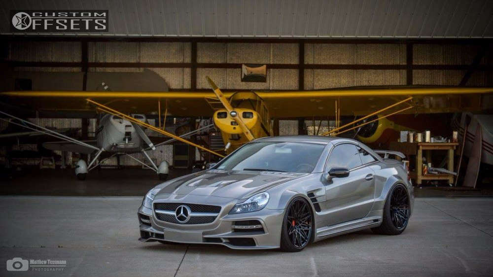 2005 Mercedes-Benz SL550 with 20x10 0 Rotiform QLB and 265/30R20 ...