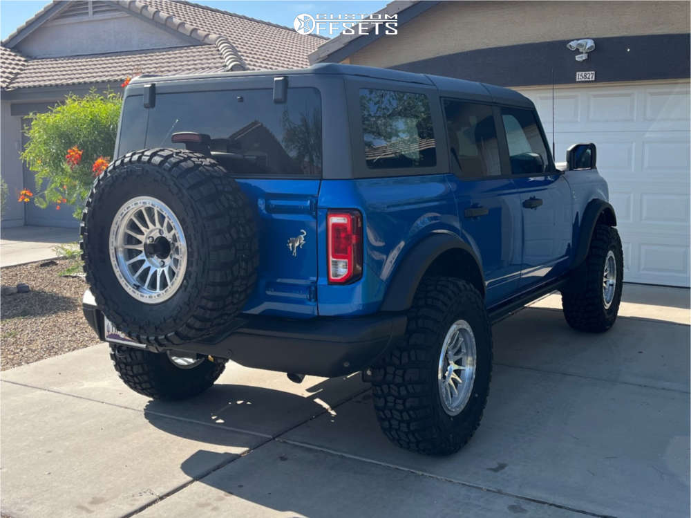 2024 Ford Bronco with 17x8.5 0 RRW Rr7-h Flow Form and 35/12.5R17 Kenda ...