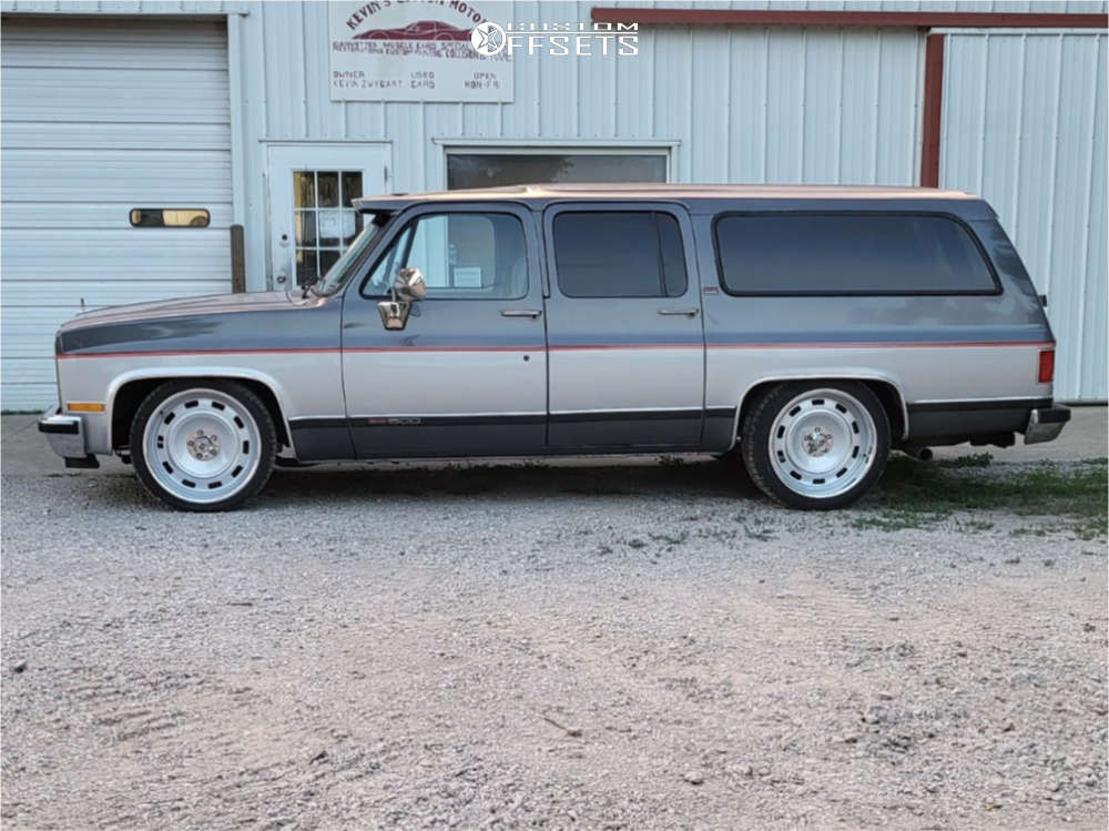 1990 GMC R1500 Suburban with 22x9 15 US Mags Scottsdale and 265/35R22 ...